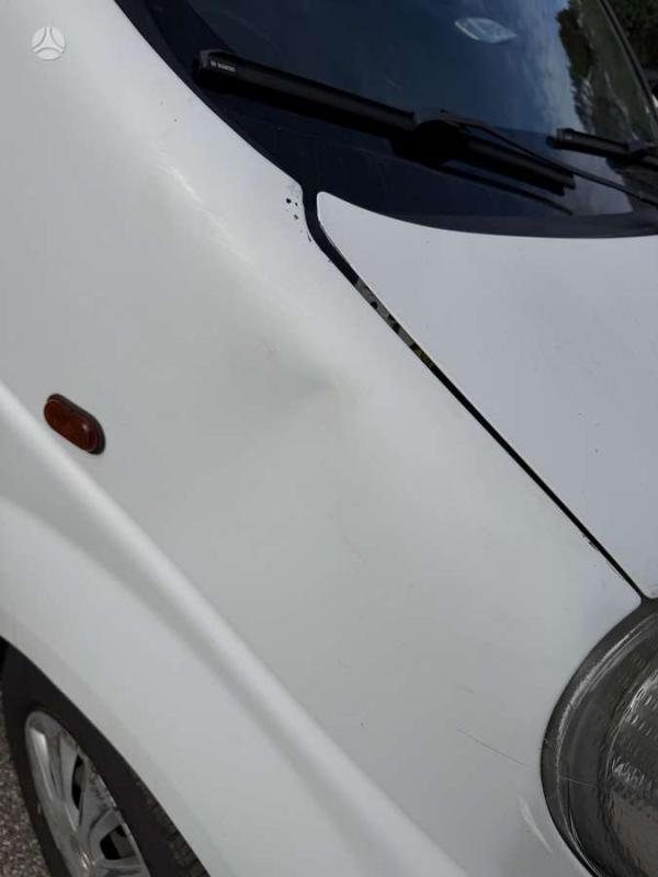 Opel Vivaro 2006 Viļņa vietnē Balts Opel Vivaro 2006 Viļņa, ar dzinēja tilpumu 1.90 L un nobraukumu 341 tūkst. km par 3100 €, foto 5 vietnē AUTOMOTO.COM.LV