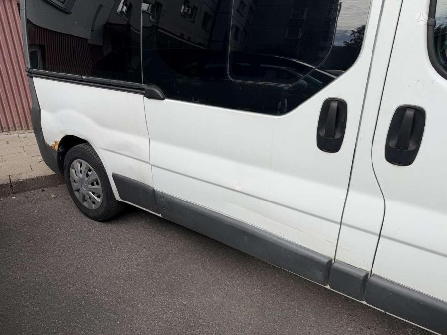 Balts Opel Vivaro 2006 Viļņa, ar dzinēja tilpumu 1.90 L un nobraukumu 341 tūkst. km par 3100 €, foto 8 vietnē AUTOMOTO.COM.LV