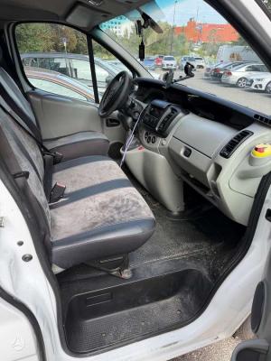 Balts Opel Vivaro 2006 Viļņa, ar dzinēja tilpumu 1.90 L un nobraukumu 341 tūkst. km par 3100 €, foto 9 vietnē AUTOMOTO.COM.LV