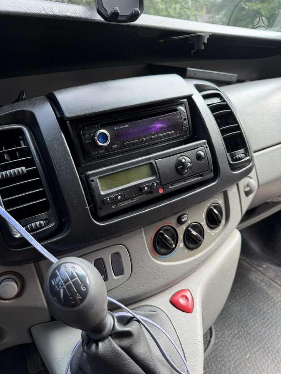 Balts Opel Vivaro 2006 Viļņa, ar dzinēja tilpumu 1.90 L un nobraukumu 341 tūkst. km par 3100 €, foto 10 vietnē AUTOMOTO.COM.LV