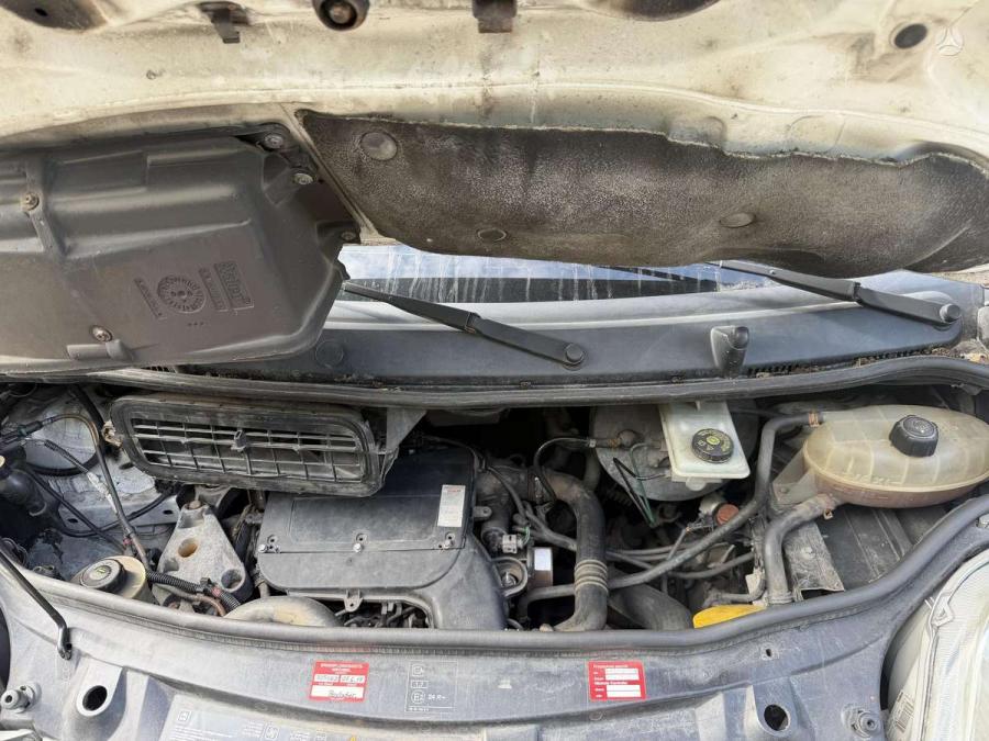 Balts Opel Vivaro 2006 Viļņa, ar dzinēja tilpumu 1.90 L un nobraukumu 341 tūkst. km par 3100 €, foto 13 vietnē AUTOMOTO.COM.LV