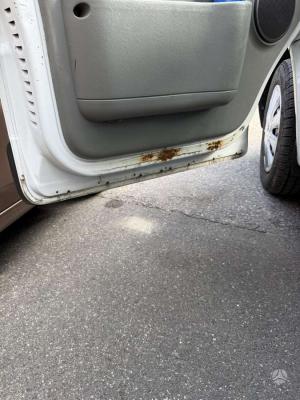 Balts Opel Vivaro 2006 Viļņa, ar dzinēja tilpumu 1.90 L un nobraukumu 341 tūkst. km par 3100 €, foto 15 vietnē AUTOMOTO.COM.LV