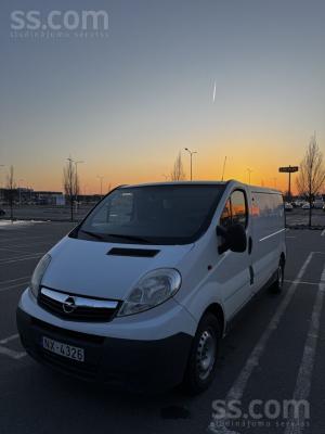 Balts Opel Vivaro 2007 Rīga, ar dzinēja tilpumu 2.00 L un nobraukumu 297 tūkst. km par 4200 €, foto  vietnē AUTOMOTO.COM.LV