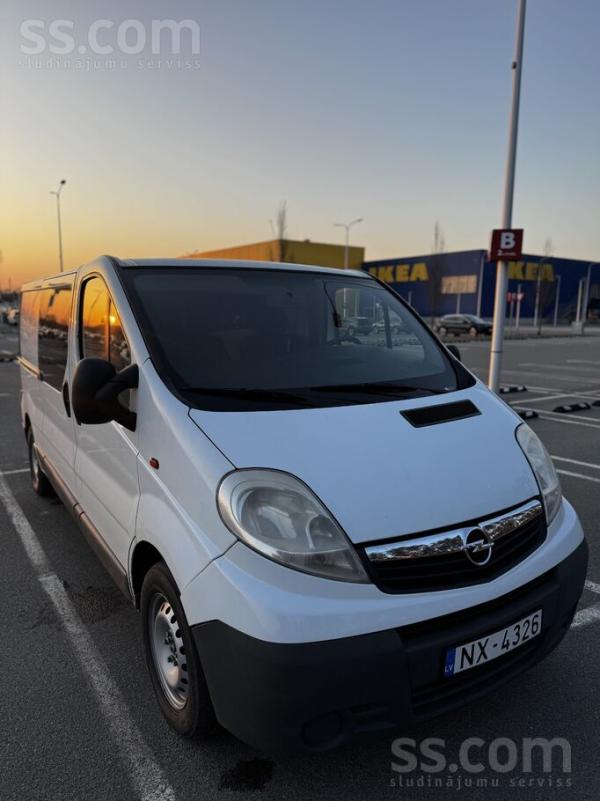 White Opel Vivaro 2007 in Riga, with an engine capacity of 2.00 L and mileage of 297 thousand km for 4200 €, photo 3 on AUTOMOTO.COM.LV