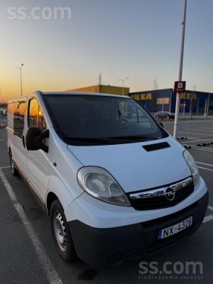 Balts Opel Vivaro 2007 Rīga, ar dzinēja tilpumu 2.00 L un nobraukumu 297 tūkst. km par 4200 €, foto 3 vietnē AUTOMOTO.COM.LV
