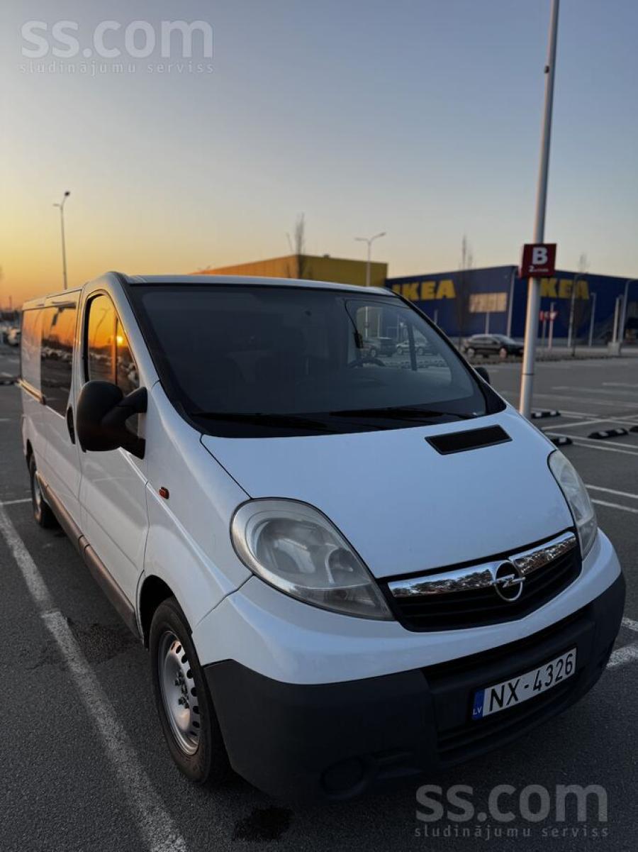 Balts Opel Vivaro 2007 Rīga, ar dzinēja tilpumu 2.00 L un nobraukumu 297 tūkst. km par 4200 €, foto 3 vietnē AUTOMOTO.COM.LV