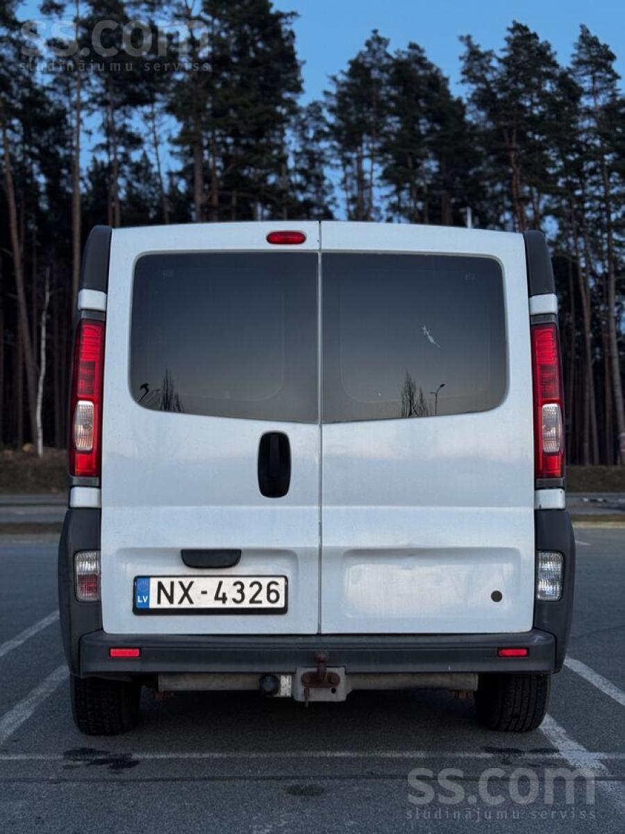 Balts Opel Vivaro 2007 Rīga, ar dzinēja tilpumu 2.00 L un nobraukumu 297 tūkst. km par 4200 €, foto 7 vietnē AUTOMOTO.COM.LV