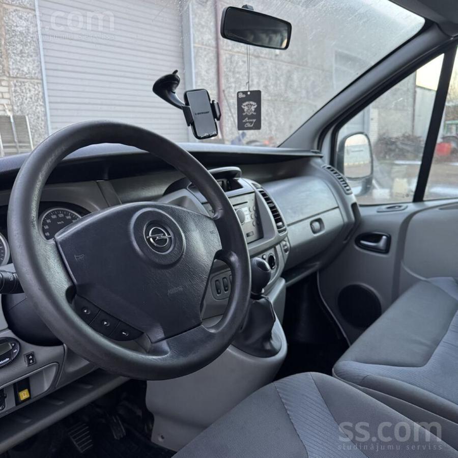 Balts Opel Vivaro 2007 Rīga, ar dzinēja tilpumu 2.00 L un nobraukumu 297 tūkst. km par 4200 €, foto 9 vietnē AUTOMOTO.COM.LV