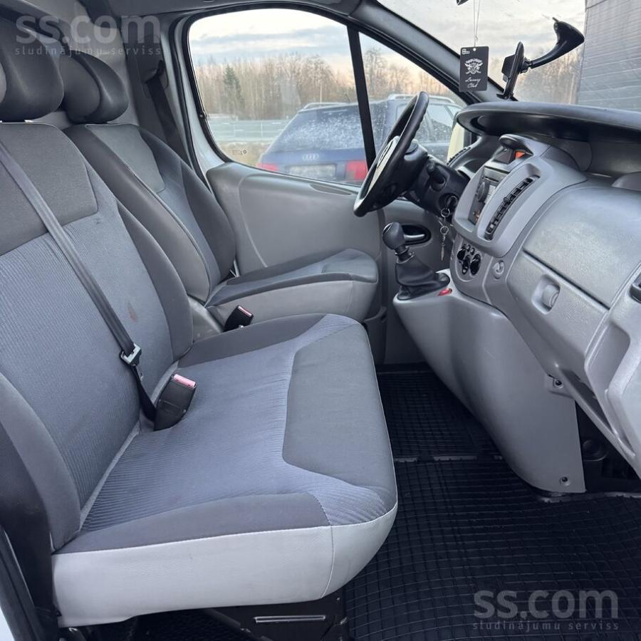Balts Opel Vivaro 2007 Rīga, ar dzinēja tilpumu 2.00 L un nobraukumu 297 tūkst. km par 4200 €, foto 14 vietnē AUTOMOTO.COM.LV