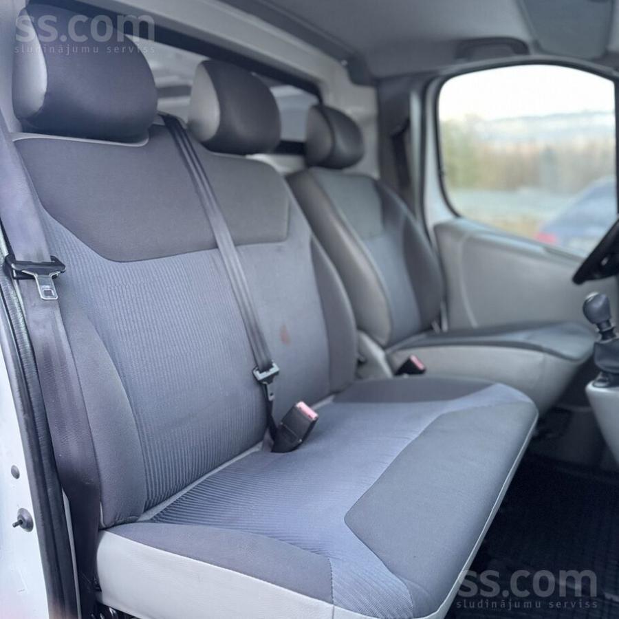 Balts Opel Vivaro 2007 Rīga, ar dzinēja tilpumu 2.00 L un nobraukumu 297 tūkst. km par 4200 €, foto 15 vietnē AUTOMOTO.COM.LV