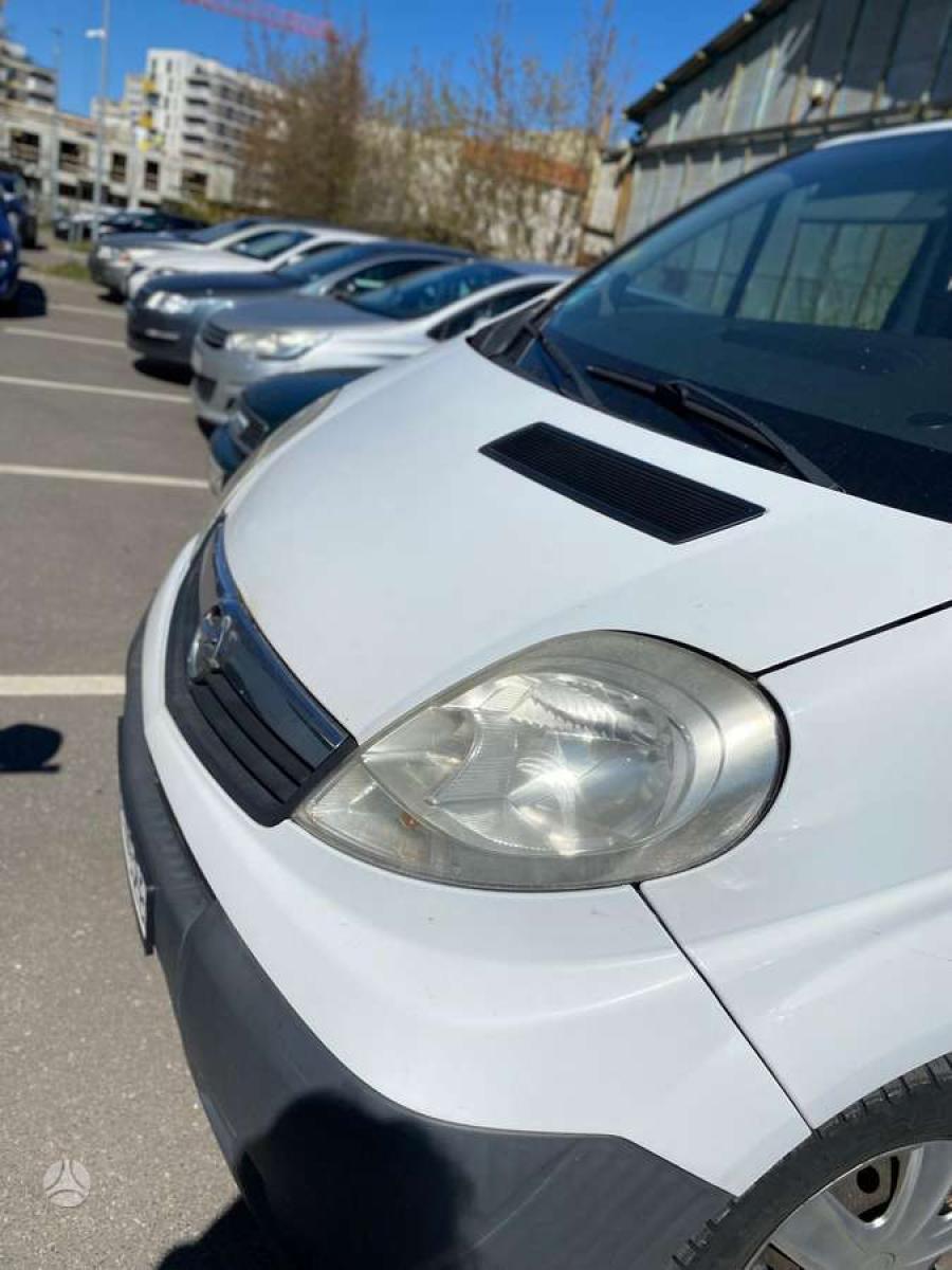 Balts Opel Vivaro 2007 Viļņa, ar dzinēja tilpumu 2.00 L un nobraukumu 405 tūkst. km par 3000 €, foto 3 vietnē AUTOMOTO.COM.LV