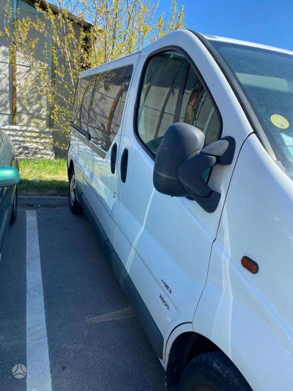White Opel Vivaro 2007 in Vilnius, with an engine capacity of 2.00 L and mileage of 405 thousand km for 3000 €, photo 4 on AUTOMOTO.COM.LV