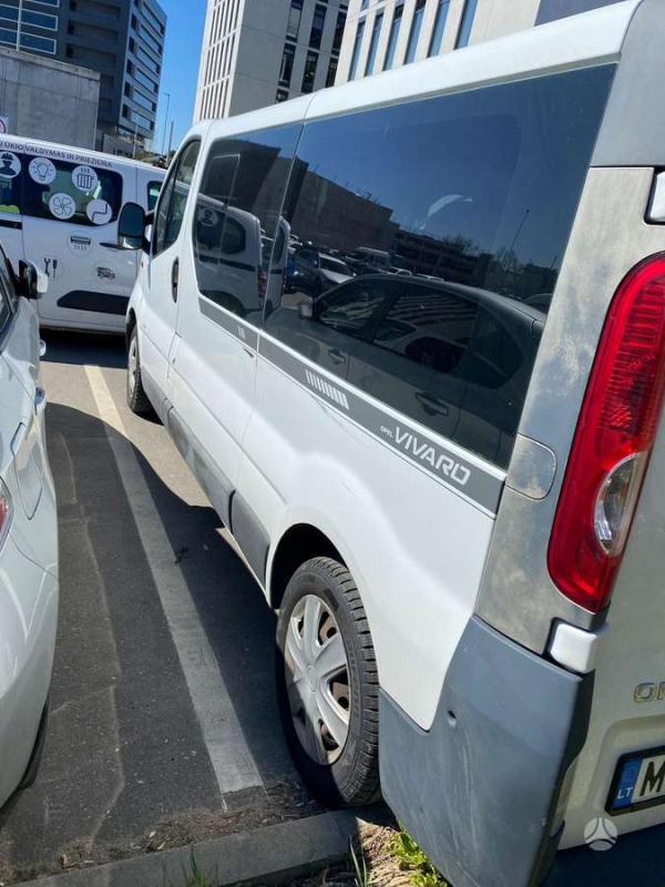 White Opel Vivaro 2007 in Vilnius, with an engine capacity of 2.00 L and mileage of 405 thousand km for 3000 €, photo 5 on AUTOMOTO.COM.LV