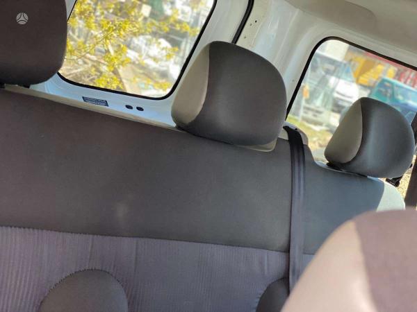 White Opel Vivaro 2007 in Vilnius, with an engine capacity of 2.00 L and mileage of 405 thousand km for 3000 €, photo 10 on AUTOMOTO.COM.LV