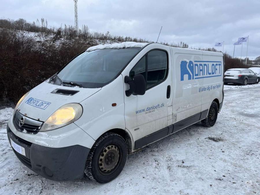White Opel Vivaro 2008 in Vilnius, with an engine capacity of 2.00 L and mileage of 288 thousand km for 3700 €, photo 1 on AUTOMOTO.COM.LV