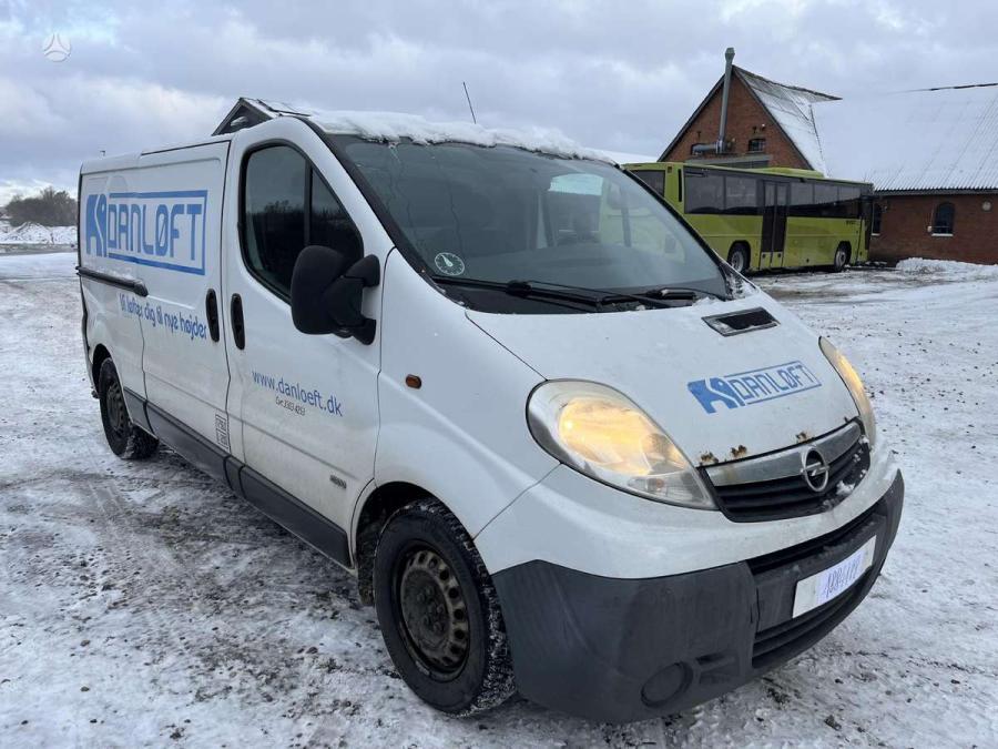 White Opel Vivaro 2008 in Vilnius, with an engine capacity of 2.00 L and mileage of 288 thousand km for 3700 €, photo 2 on AUTOMOTO.COM.LV