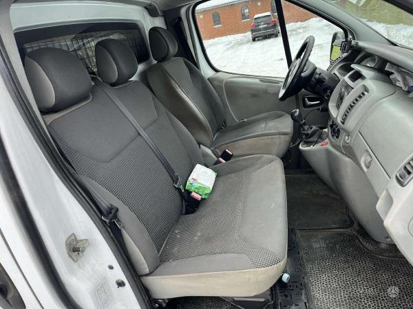 Balts Opel Vivaro 2008 Viļņa, ar dzinēja tilpumu 2.00 L un nobraukumu 288 tūkst. km par 3700 €, foto 8 vietnē AUTOMOTO.COM.LV