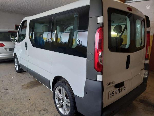Balts Opel Vivaro 2008 Pasvalys, ar dzinēja tilpumu 2.00 L un nobraukumu 347 tūkst. km par 3850 €, foto 4 vietnē AUTOMOTO.COM.LV