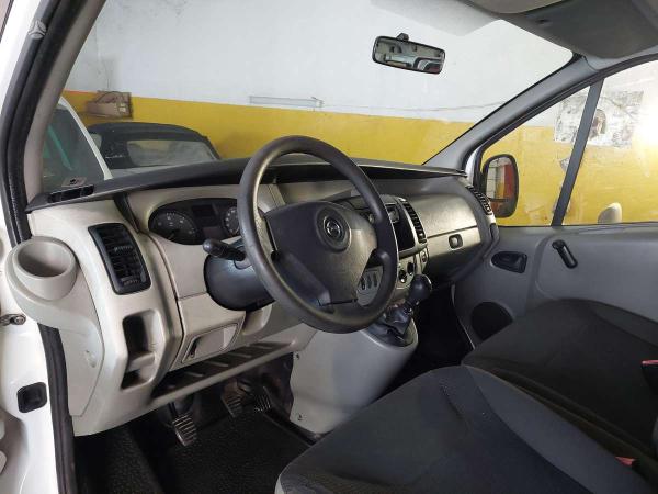 Balts Opel Vivaro 2008 Pasvalys, ar dzinēja tilpumu 2.00 L un nobraukumu 347 tūkst. km par 3850 €, foto 7 vietnē AUTOMOTO.COM.LV