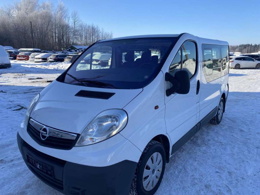White Opel Vivaro 2008 in Utena, with an engine capacity of 2.00 L and mileage of 237 thousand km for 6850 €, photo 10 on AUTOMOTO.COM.LV