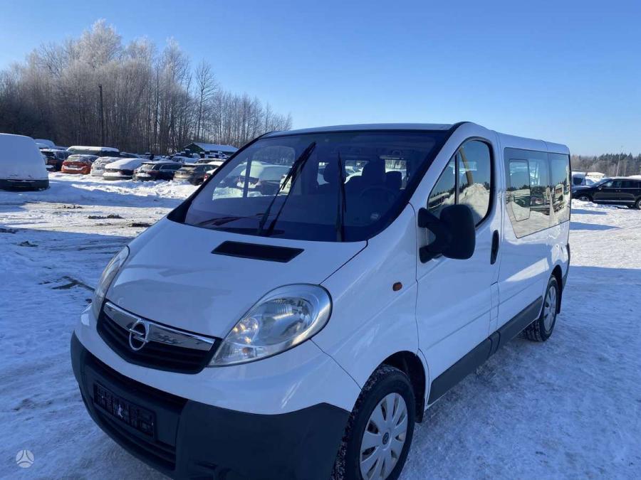 White Opel Vivaro 2008 in Utena, with an engine capacity of 2.00 L and mileage of 237 thousand km for 6850 €, photo 11 on AUTOMOTO.COM.LV