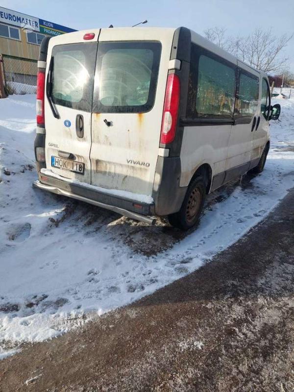 White Opel Vivaro 2008 in Vilnius, with an engine capacity of 2.00 L and mileage of 350 thousand km for 1850 €, photo 3 on AUTOMOTO.COM.LV