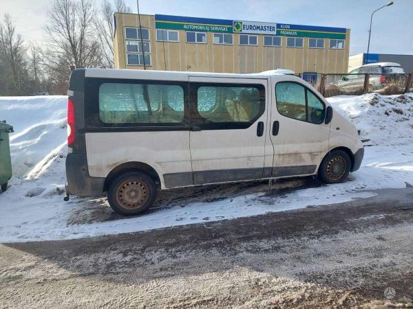 White Opel Vivaro 2008 in Vilnius, with an engine capacity of 2.00 L and mileage of 350 thousand km for 1850 €, photo 4 on AUTOMOTO.COM.LV