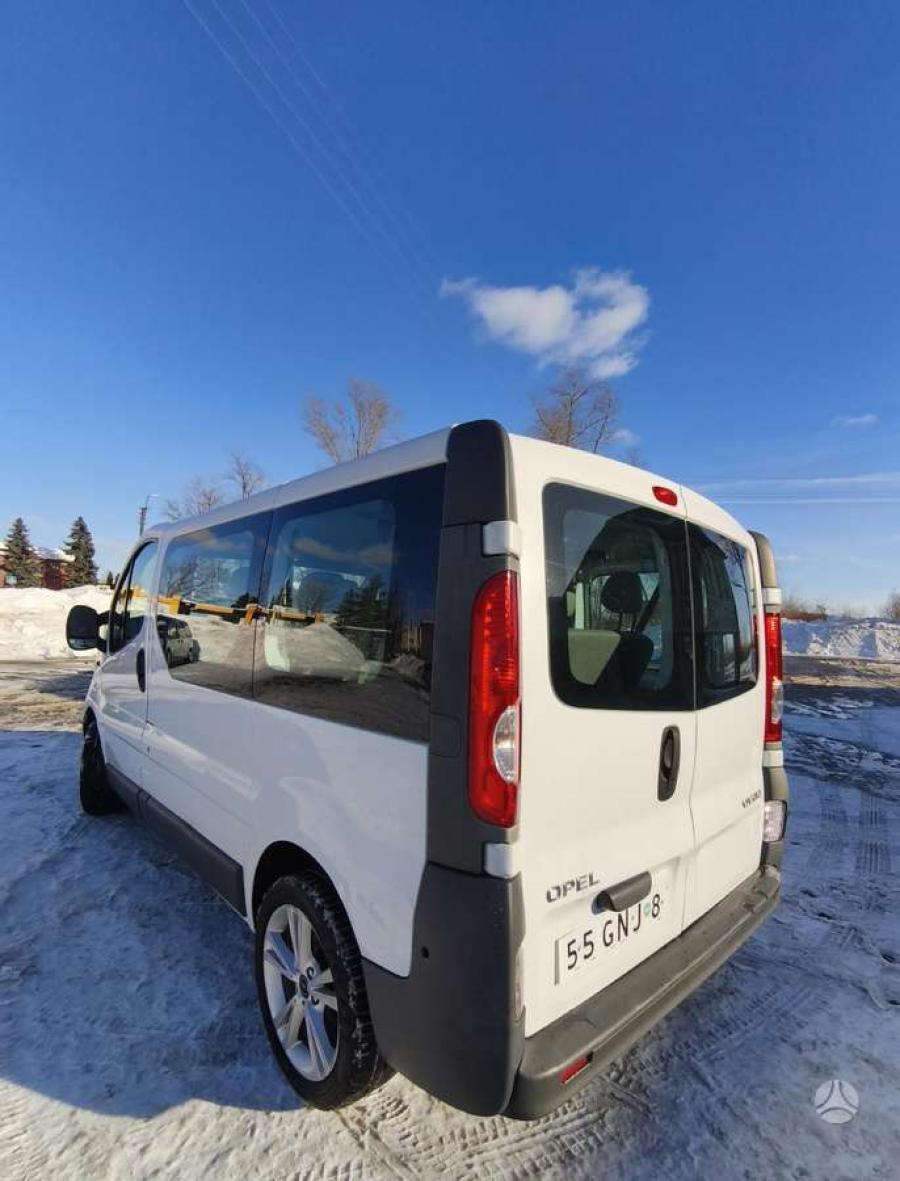 White Opel Vivaro 2008 in Pakruojis, with an engine capacity of 2.00 L and mileage of 348 thousand km for 5400 €, photo 3 on AUTOMOTO.COM.LV