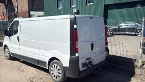 White Opel Vivaro 2008 in Klaipeda, with an engine capacity of 2.00 L and mileage of 262 thousand km for 2900 €, photo 4 on AUTOMOTO.COM.LV