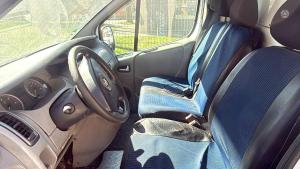 White Opel Vivaro 2008 in Klaipeda, with an engine capacity of 2.00 L and mileage of 262 thousand km for 2900 €, photo 6 on AUTOMOTO.COM.LV