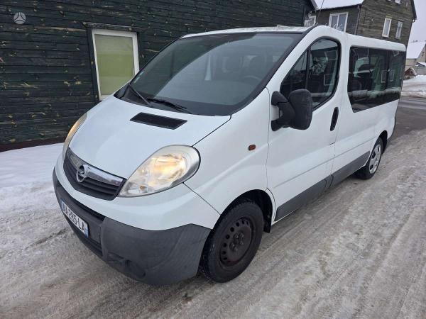White Opel Vivaro 2009 in Taurage, with an engine capacity of 2.00 L and mileage of 272 thousand km for 5500 €, photo 4 on AUTOMOTO.COM.LV