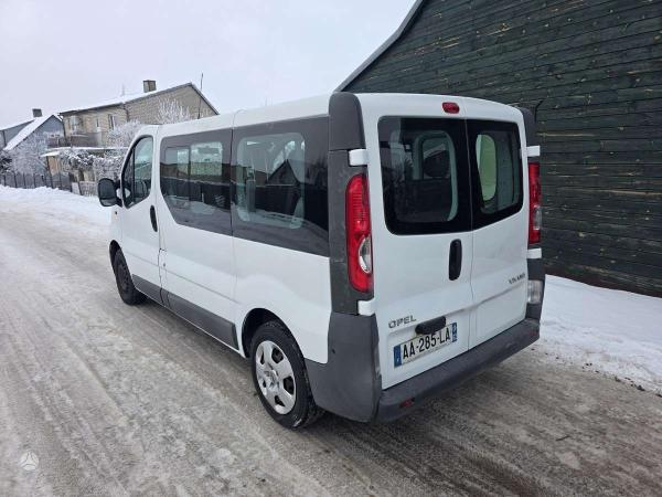 White Opel Vivaro 2009 in Taurage, with an engine capacity of 2.00 L and mileage of 272 thousand km for 5500 €, photo 5 on AUTOMOTO.COM.LV