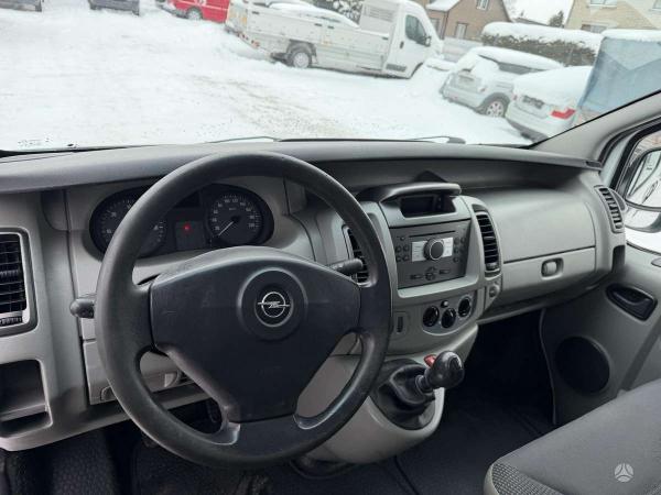 White Opel Vivaro 2009 in Skaudvile, with an engine capacity of 2.00 L and mileage of 265 thousand km for 4300 €, photo 10 on AUTOMOTO.COM.LV