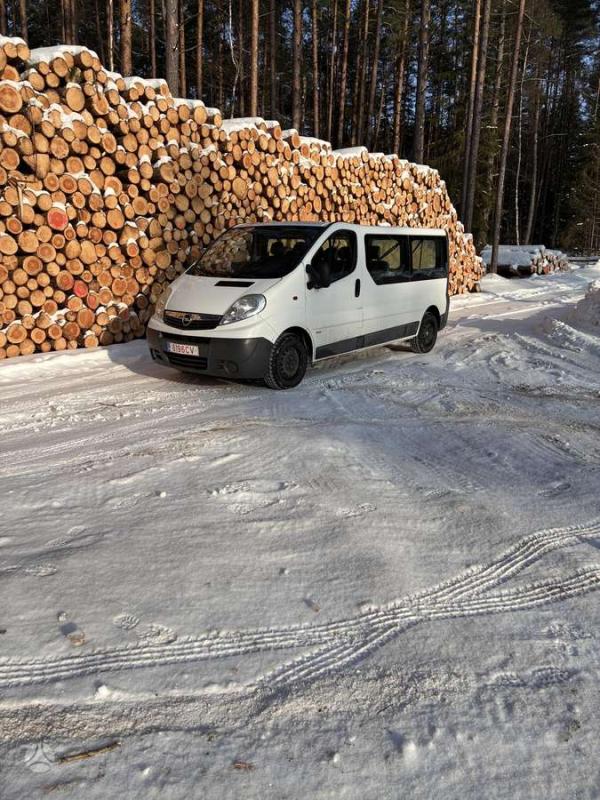 White Opel Vivaro 2009 in Jurbarkas, with an engine capacity of 2.00 L and mileage of 250 thousand km for 6300 €, photo 7 on AUTOMOTO.COM.LV