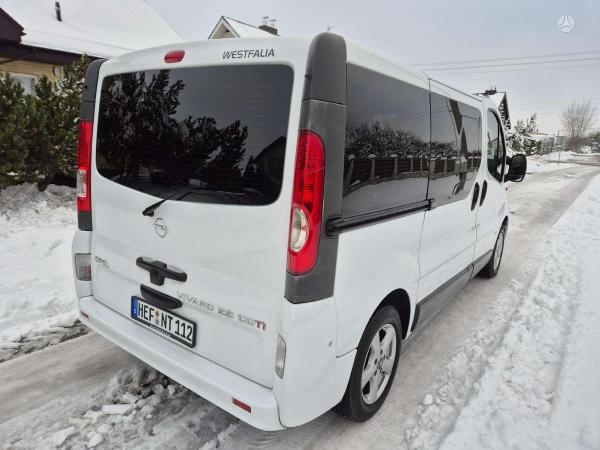 White Opel Vivaro 2009 in Marijampole, with an engine capacity of 2.50 L and mileage of 296 thousand km for 8200 €, photo 5 on AUTOMOTO.COM.LV