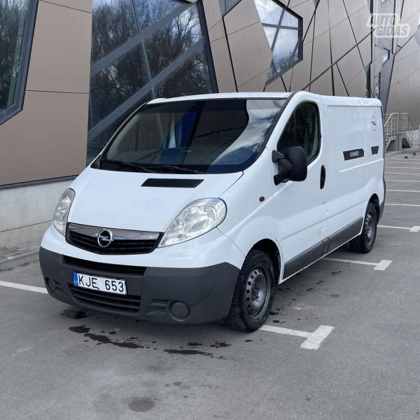 Balts Opel Vivaro 2009 Šauļi, ar dzinēja tilpumu 2.00 L un nobraukumu 400 tūkst. km par 2999 €, foto 1 vietnē AUTOMOTO.COM.LV