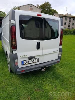 White Opel Vivaro 2009 in Talsi, with an engine capacity of 2.00 L and mileage of 184 thousand km for 4800 €, photo 4 on AUTOMOTO.COM.LV