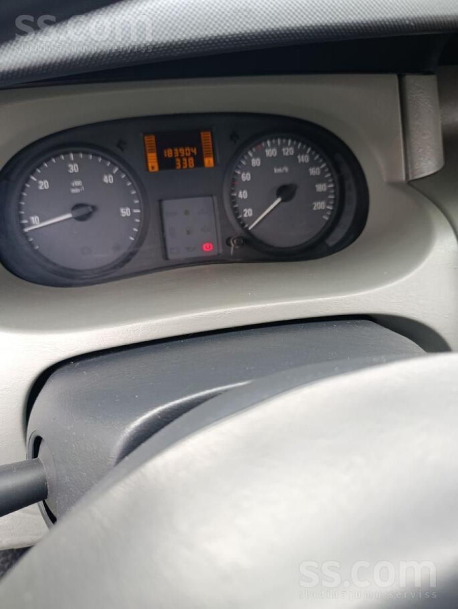 White Opel Vivaro 2009 in Talsi, with an engine capacity of 2.00 L and mileage of 184 thousand km for 4800 €, photo 9 on AUTOMOTO.COM.LV