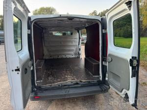 White Opel Vivaro 2009 in Limbazi, with an engine capacity of 2.00 L and mileage of 353 thousand km for 4000 €, photo 3 on AUTOMOTO.COM.LV