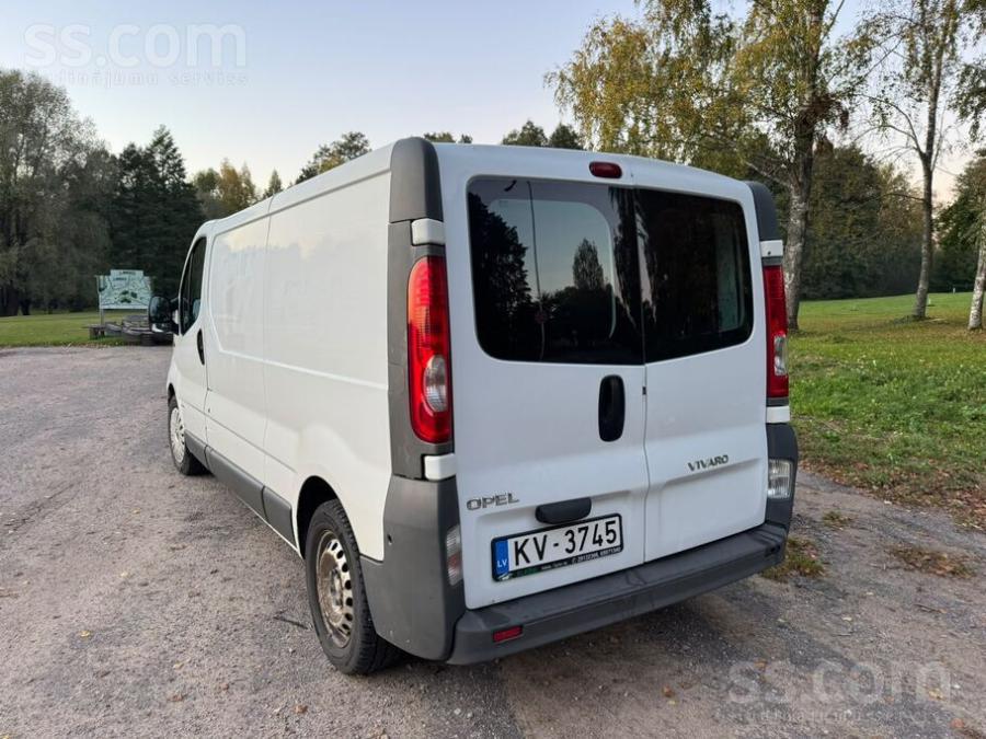 White Opel Vivaro 2009 in Limbazi, with an engine capacity of 2.00 L and mileage of 353 thousand km for 4000 €, photo 4 on AUTOMOTO.COM.LV