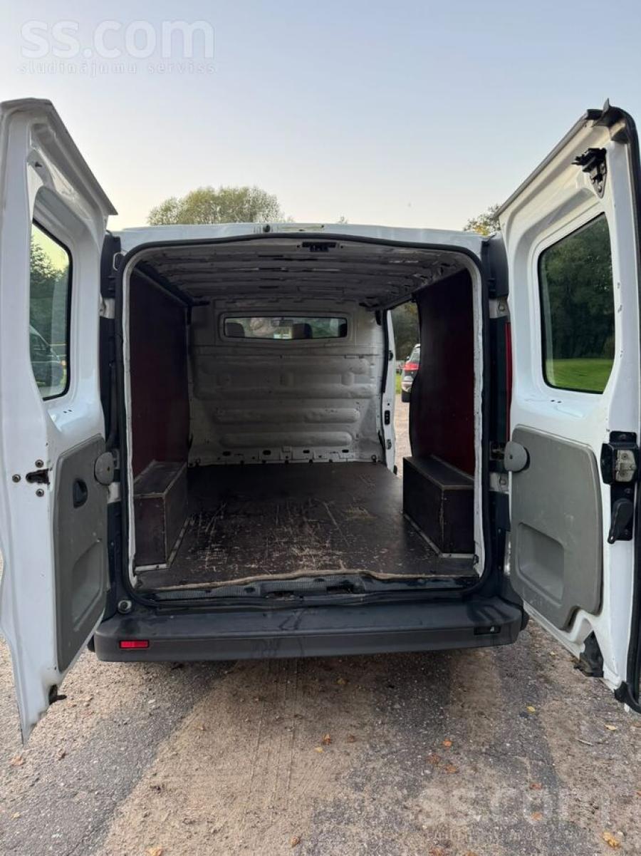 White Opel Vivaro 2009 in Limbazi, with an engine capacity of 2.00 L and mileage of 353 thousand km for 4000 €, photo 7 on AUTOMOTO.COM.LV