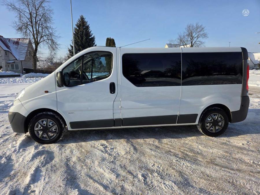 White Opel Vivaro 2010 in Utena, with an engine capacity of 2.00 L and mileage of 293 thousand km for 7300 €, photo 8 on AUTOMOTO.COM.LV