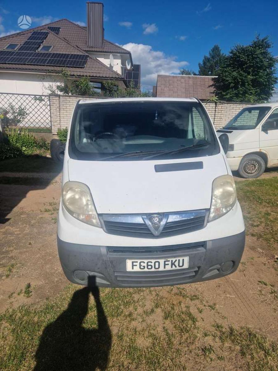 White Opel Vivaro 2010 in Utena, with an engine capacity of 2.00 L and mileage of 258 thousand km for 2300 €, photo 1 on AUTOMOTO.COM.LV