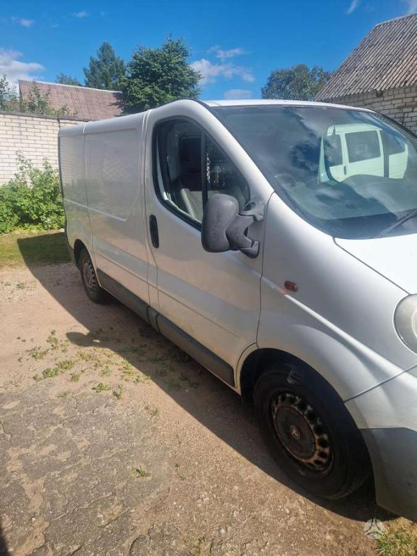 White Opel Vivaro 2010 in Utena, with an engine capacity of 2.00 L and mileage of 258 thousand km for 2300 €, photo 2 on AUTOMOTO.COM.LV