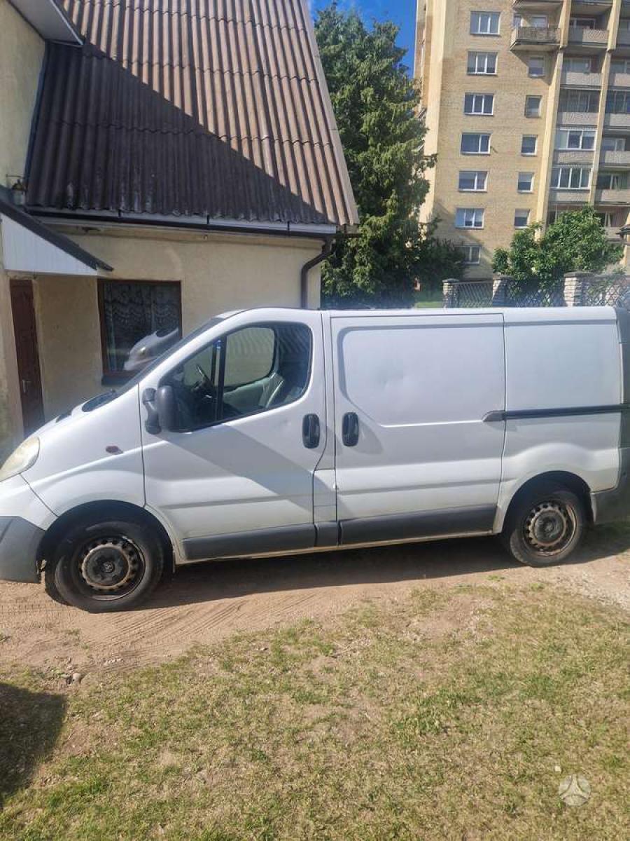 White Opel Vivaro 2010 in Utena, with an engine capacity of 2.00 L and mileage of 258 thousand km for 2300 €, photo 5 on AUTOMOTO.COM.LV