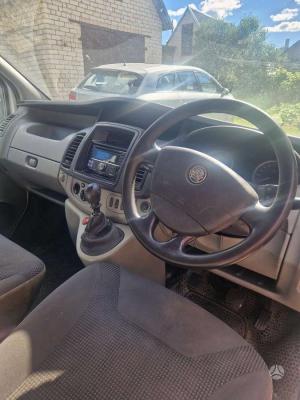 White Opel Vivaro 2010 in Utena, with an engine capacity of 2.00 L and mileage of 258 thousand km for 2300 €, photo 11 on AUTOMOTO.COM.LV