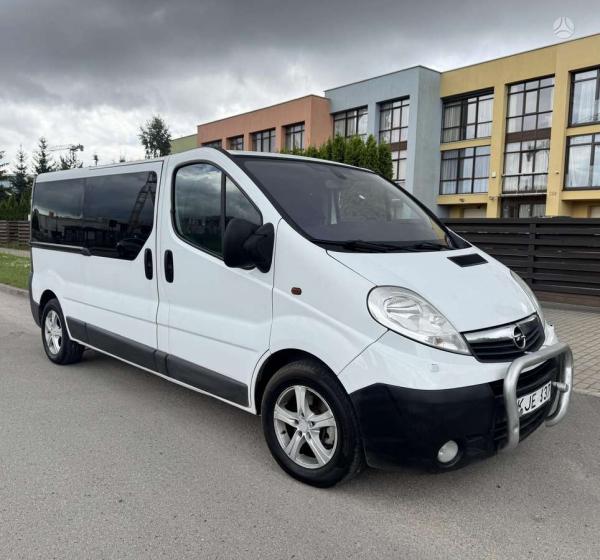 White Opel Vivaro 2010 in Vilnius, with an engine capacity of 2.46 L and mileage of 450 thousand km for 5500 €, photo 2 on AUTOMOTO.COM.LV