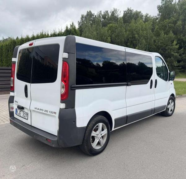 White Opel Vivaro 2010 in Vilnius, with an engine capacity of 2.46 L and mileage of 450 thousand km for 5500 €, photo 3 on AUTOMOTO.COM.LV