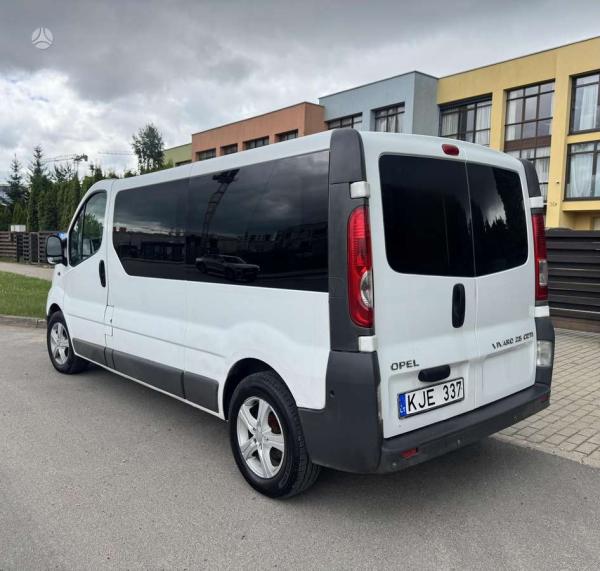 White Opel Vivaro 2010 in Vilnius, with an engine capacity of 2.46 L and mileage of 450 thousand km for 5500 €, photo 4 on AUTOMOTO.COM.LV