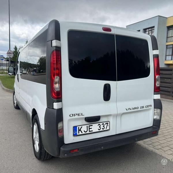 White Opel Vivaro 2010 in Vilnius, with an engine capacity of 2.46 L and mileage of 450 thousand km for 5500 €, photo 10 on AUTOMOTO.COM.LV